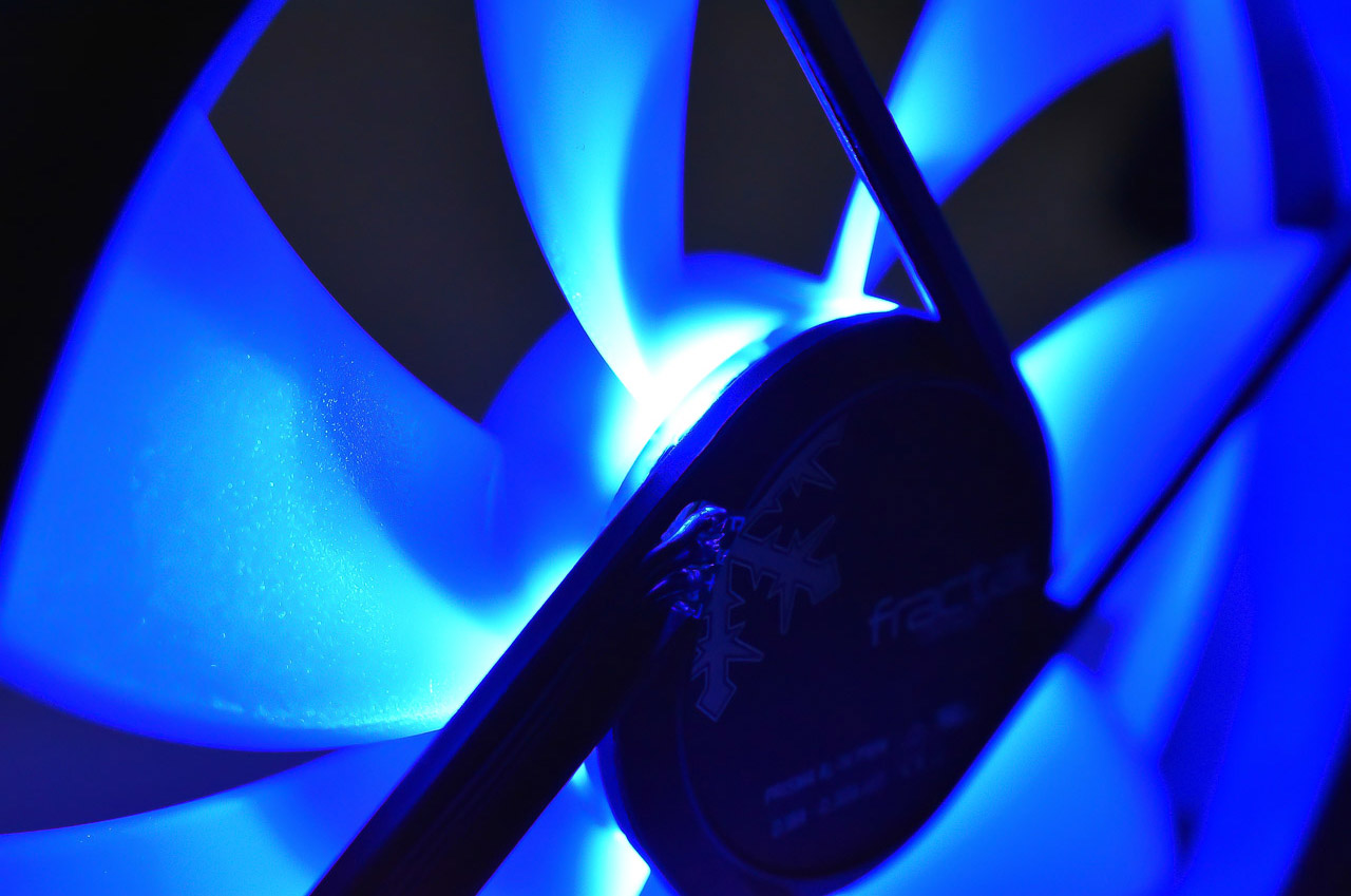 Tech-Review.de | Fractal Design Prisma AL-14 PWM + Adjust R1: RGB ...