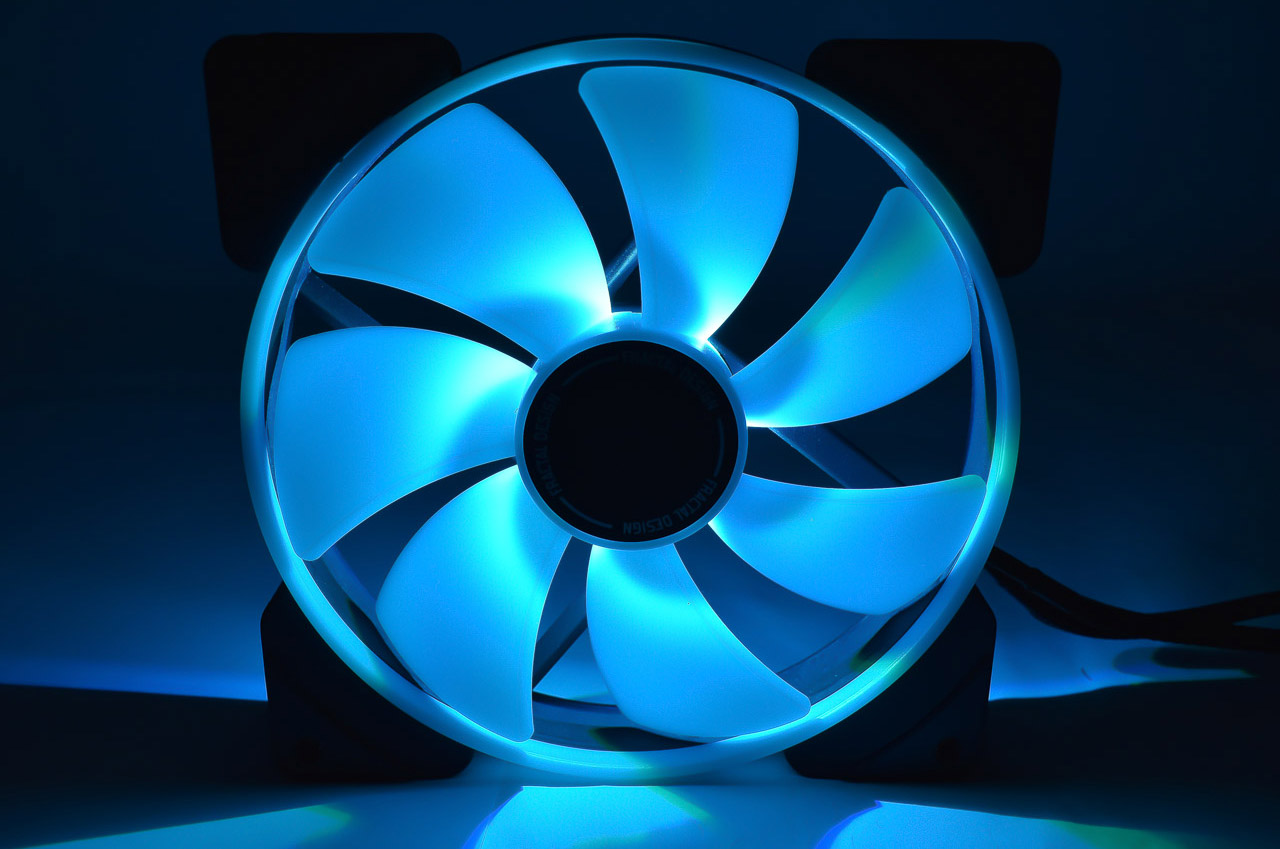 Tech-Review.de | Fractal Design Prisma AL-14 PWM + Adjust R1: RGB ...